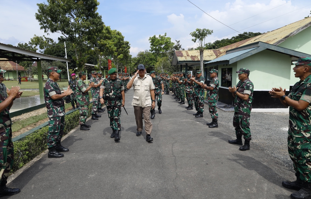 Tinjau Pendidikan Tamtama Infanteri di Rindam VI/Mlw, Menhan Ingatkan ...